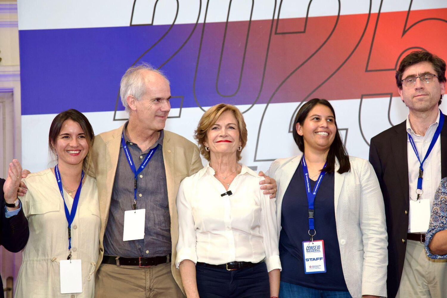 La implosión de la derecha tradicional y el callejón sin salida de ...